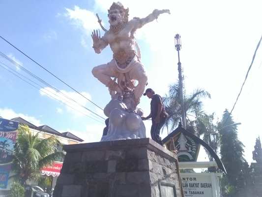 Patung Hanoman di Depan Kantor DPRD Tabanan Akan Diresmikan Tanggal 17 ...