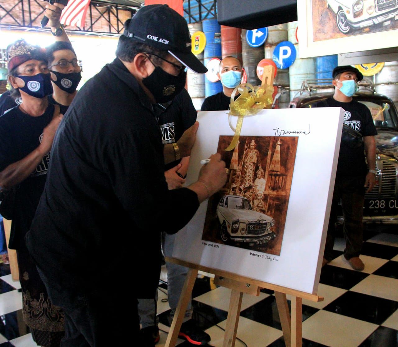 Lukisan Mobil Klasik, Langkah Baru Promosikan Bali – Kilas Bali